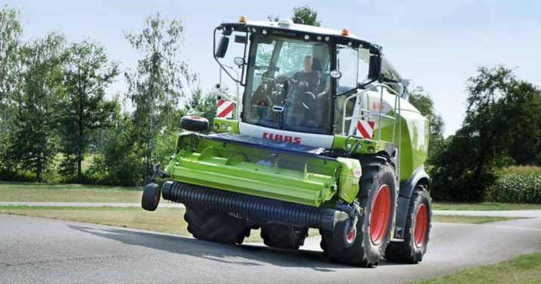 LESERWAHL: Besuch für die Gewinner bei Claas - Saatengrüne Ernte ...