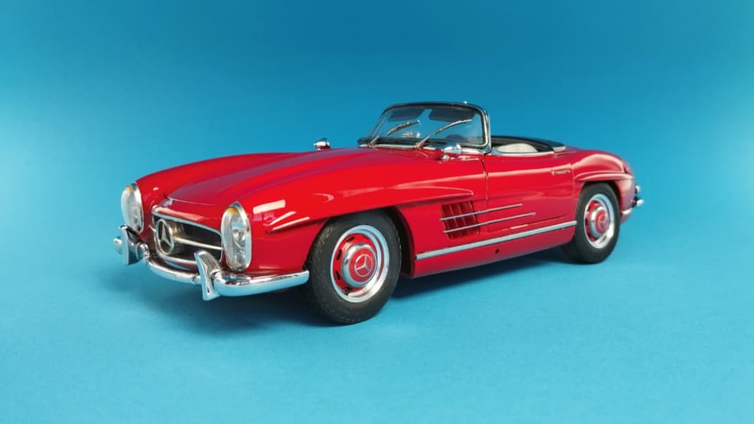 Mercedes-Benz 300 SL Roadster (W 198 II) von CMC in 1:18 - Offene ...