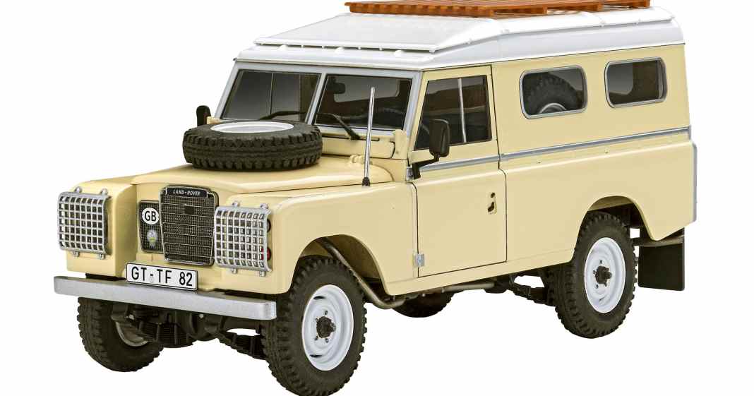 Revell macht seinen Landy in 1:24 zum Lieferwagen | MODELLFAHRZEUG