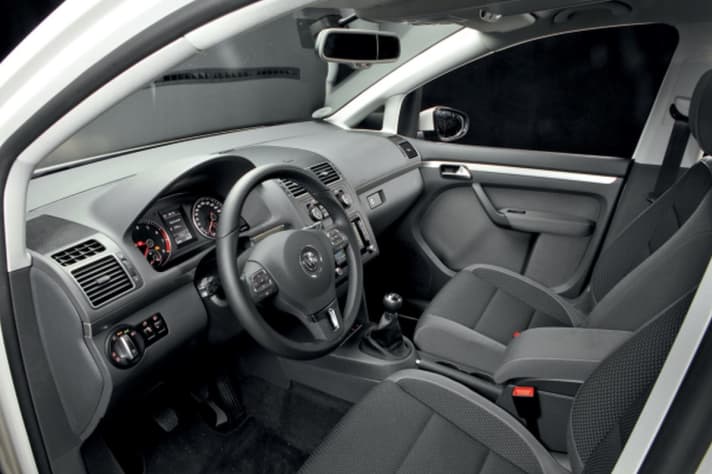 Vergleichstest: VW Caddy vs. Touran 1.2 TSI 105 PS - Ungleiche Brüder ...