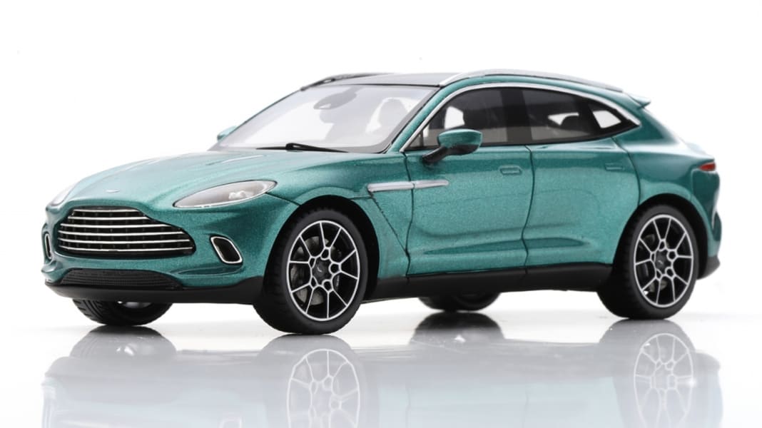 Agent X: Schuco bringt in 1:43 den Aston Martin DBX, den Spark aus ...