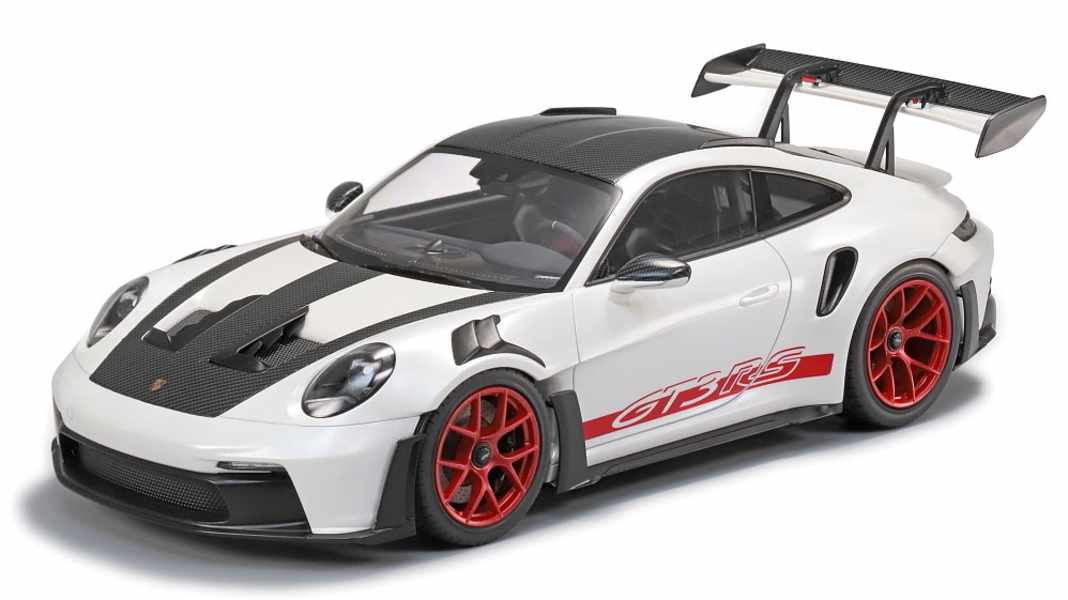 Tamiya kündigt den aktuellen Porsche 911 GT3 RS als 1:24-Kit an ...