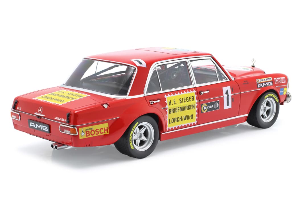‘71 Mercedes-Benz 300 SEL 6.8 Werk83 – Santa Saus | MODELLFAHRZEUG