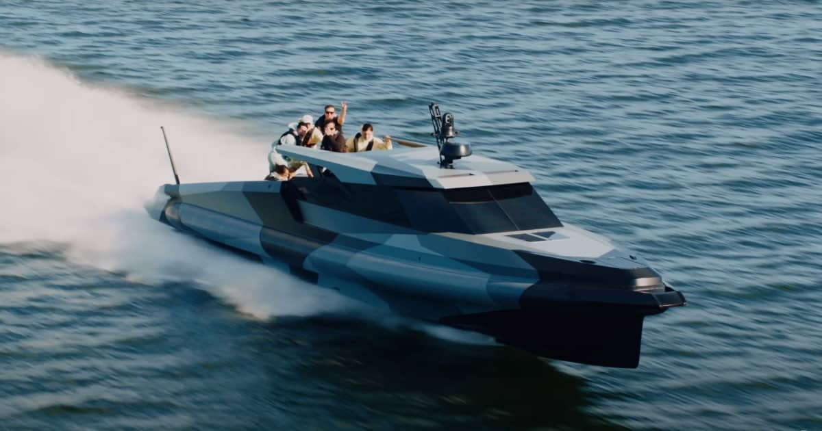 Jon Olssons Power-RIB: Jenseits von 100 Knoten | BOOTE