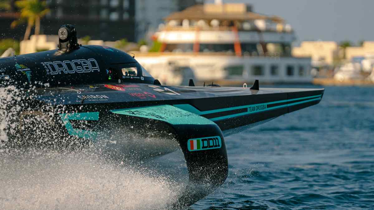 Racing: E1 Series: World Championship of the electric pioneers | BOOTE