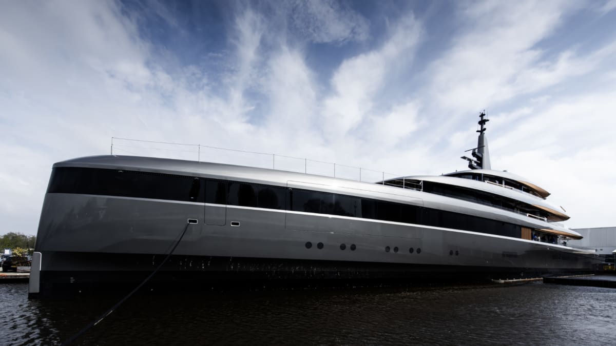 Neue Feadship: Effizienz-Offensive auf 84 Metern | BOOTE