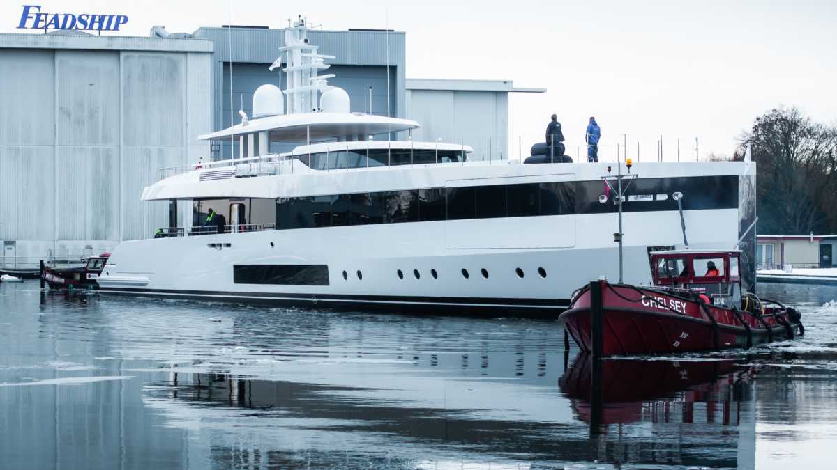 Feadship unveils 49.50 metre long 717. | BOOTE