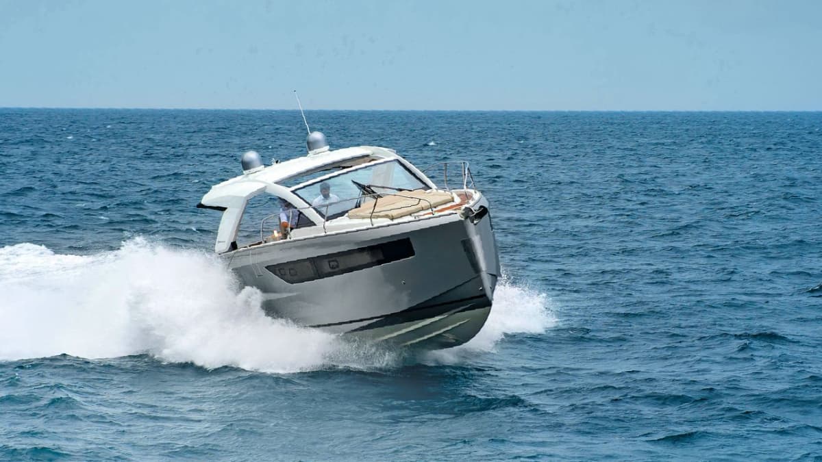 An Bord: Jeanneau DB/43 | BOOTE