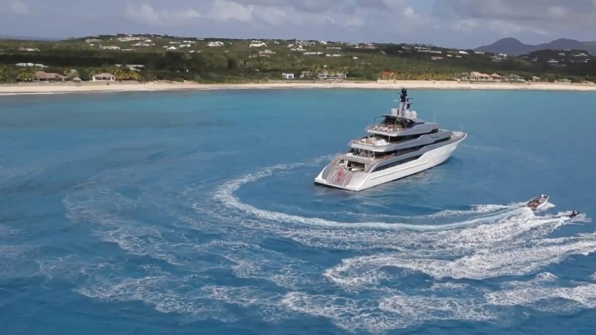 Video: 78-Meter-Feadship "Tango" in der Karibik | BOOTE