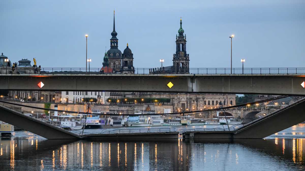 Dresden: Federal waterway closed after bridge collapse | BOOTE