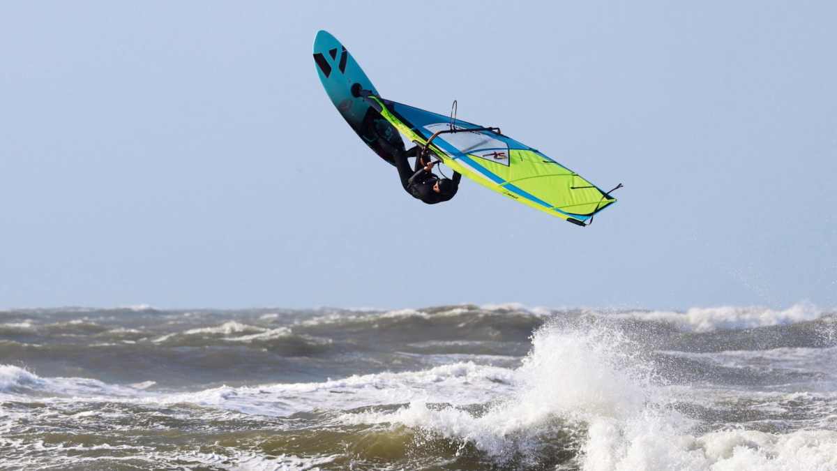Waveboards 2026: We One We Wave 83 - compact jumper | SURF