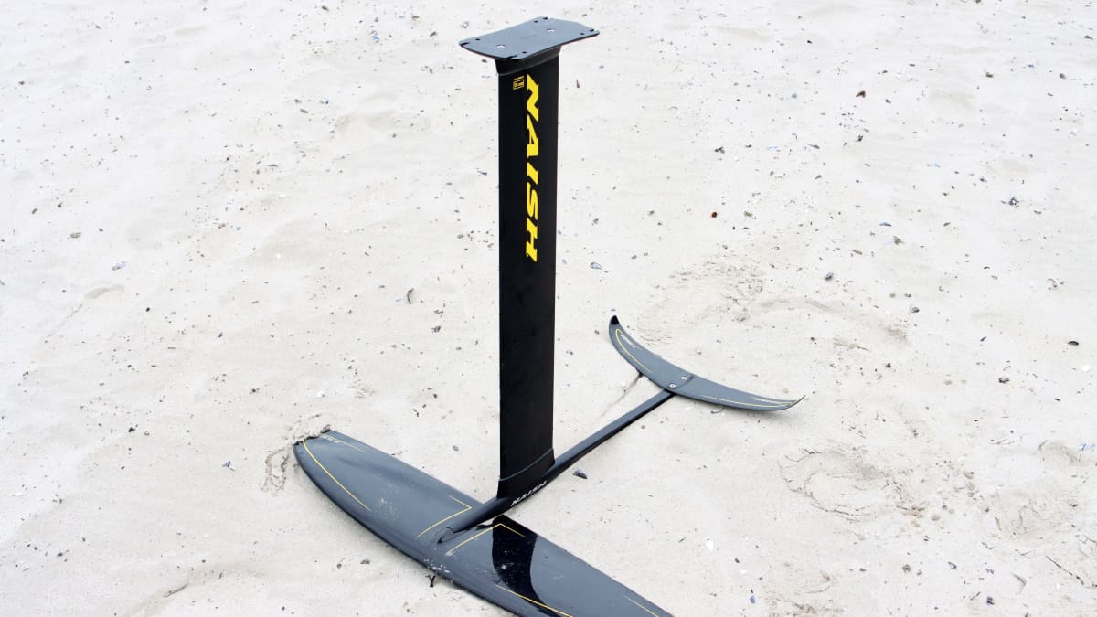 Speed rush for wingfoilers? The Naish Jet HA Foil in the test | SURF