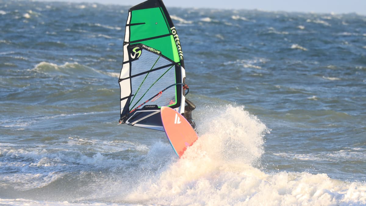 Wavesail 2023: Loftsails Wavescape 4.7 in the test | SURF