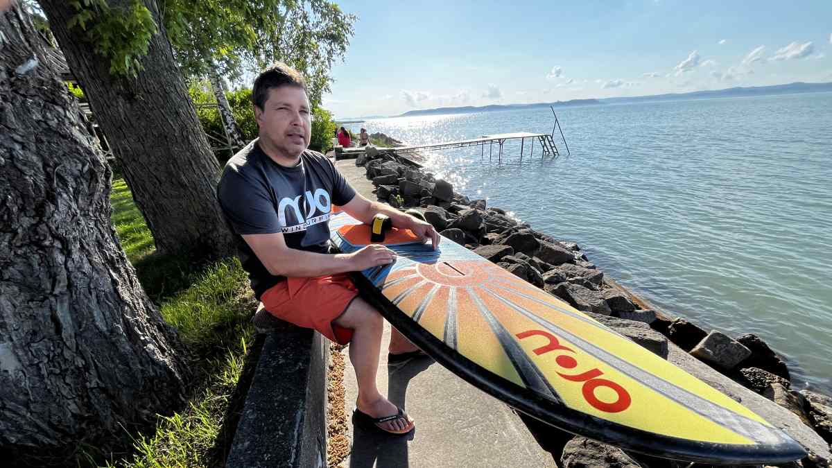 Mojo Boards: Flashy designs, proven shapes - Interview with Bertalan ...