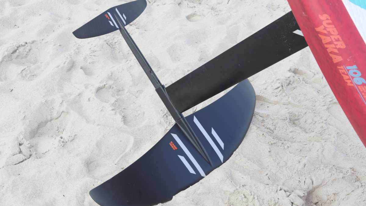 Foils 2025: Big Easy! The Slingshot One-Lock Ease Foil in the test | SURF