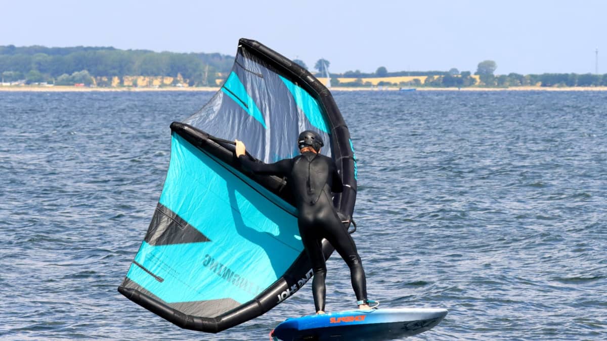 Slingshot Slingwing V3 - the lightweight all-round wing in the test | SURF