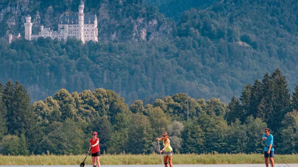 Forggensee: Royal SUP tour with Neuschwanstein Castle as a bonus | SURF
