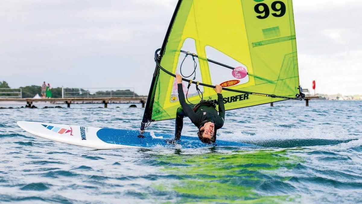 Retro-Board: Fascination Windsurfer LT - Hot or Scrap? | SURF