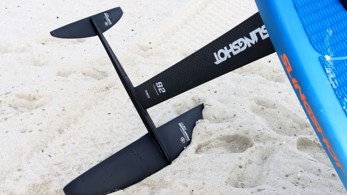 Das Slingshot Phantasm Wing 926 Foil im Test | SURF