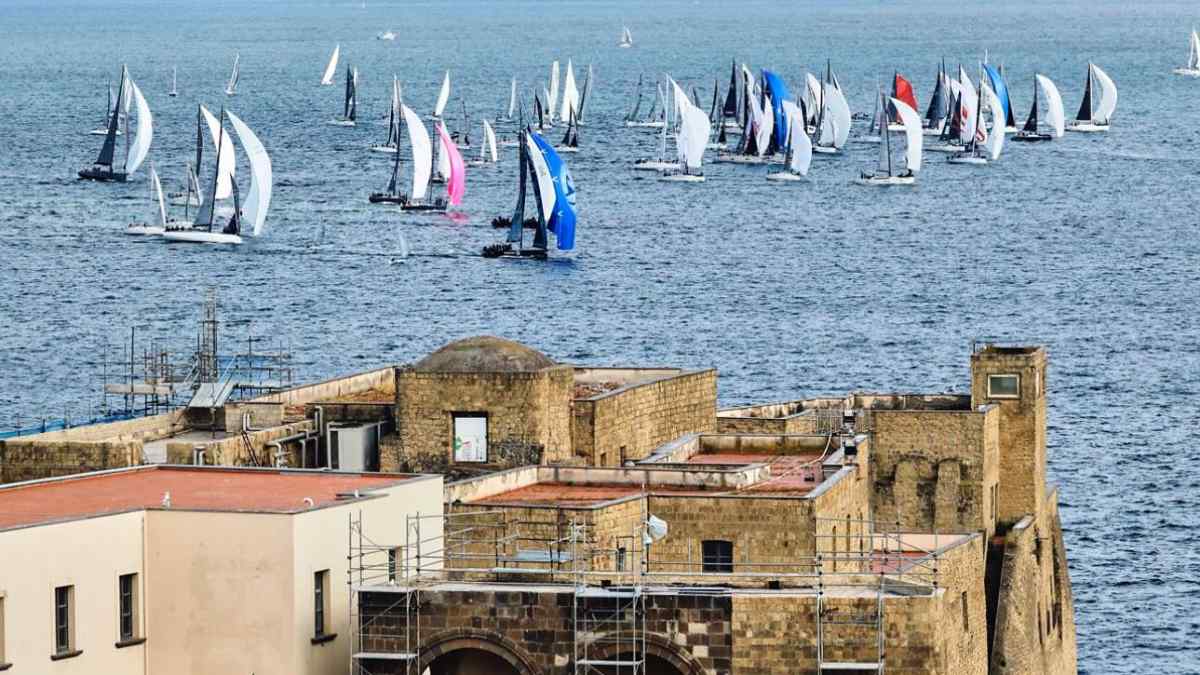 Maxi-EM: To Naples in record time - "Galateia" crosses the finish line ...