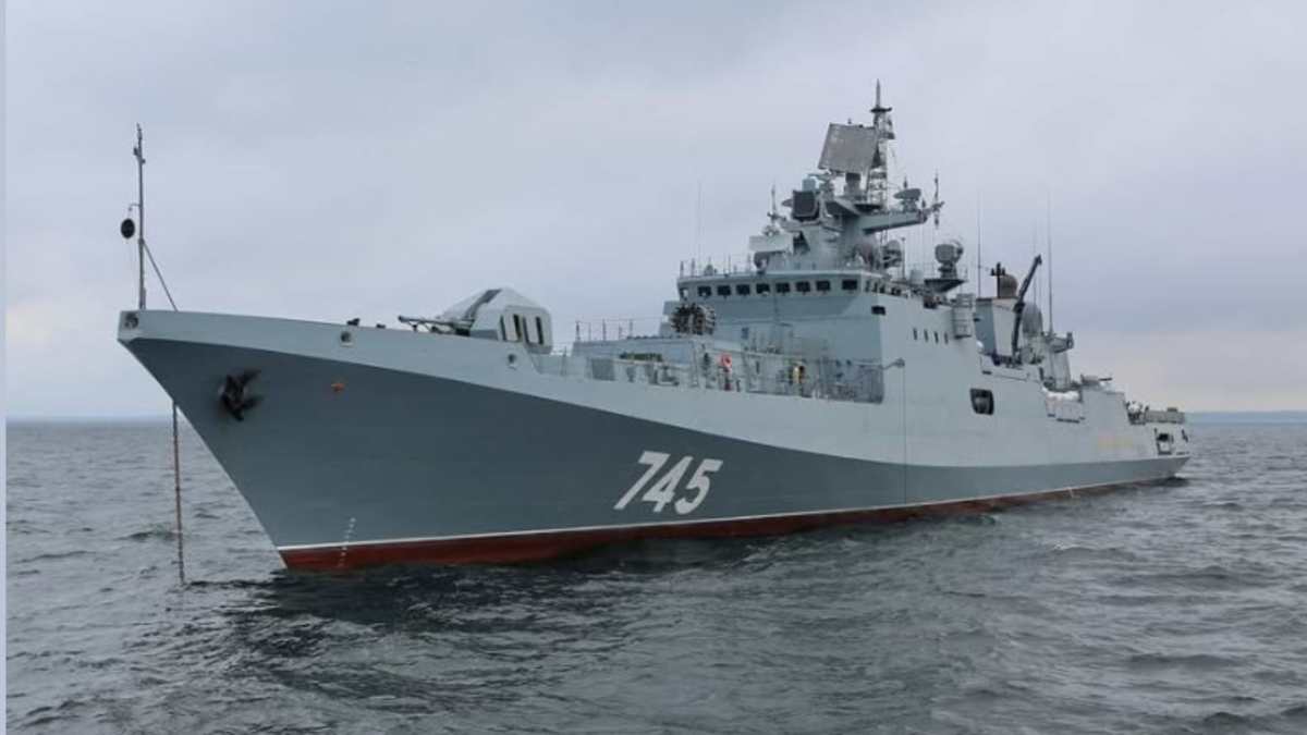 Pericolosa escalation: una fregata russa spara contro uno yacht ...