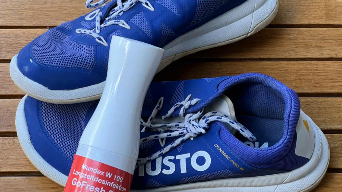 Test: PRAX shoe deodorant against odour in boat shoes | BOOTE