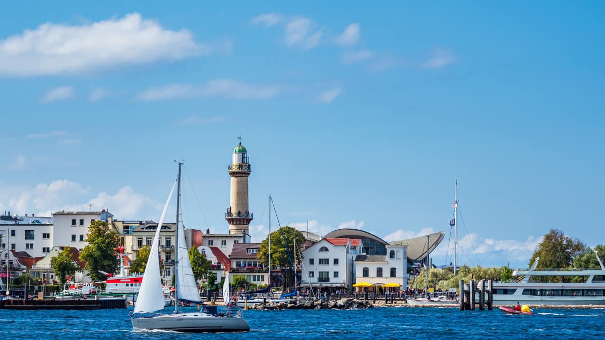 Hotspots der Ostsee: Warnemünde - Zwischen Teepott und Regatta | YACHT