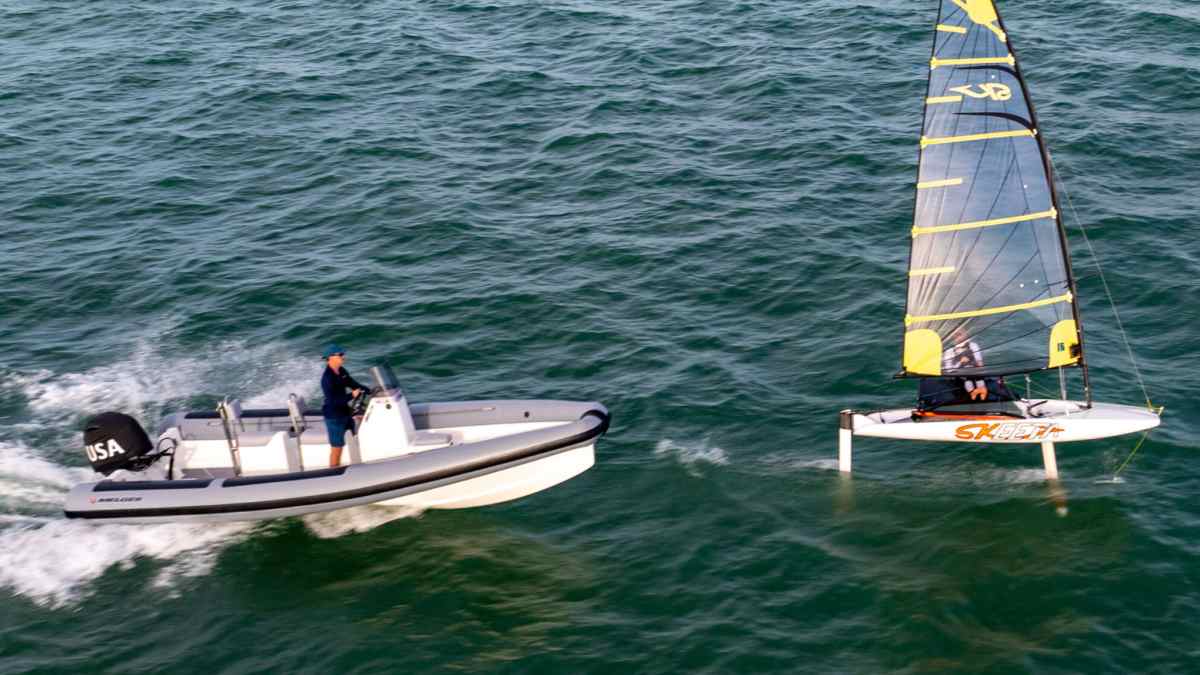 Melges 625C: Sailboat shipyard builds RIB especially for sail training ...