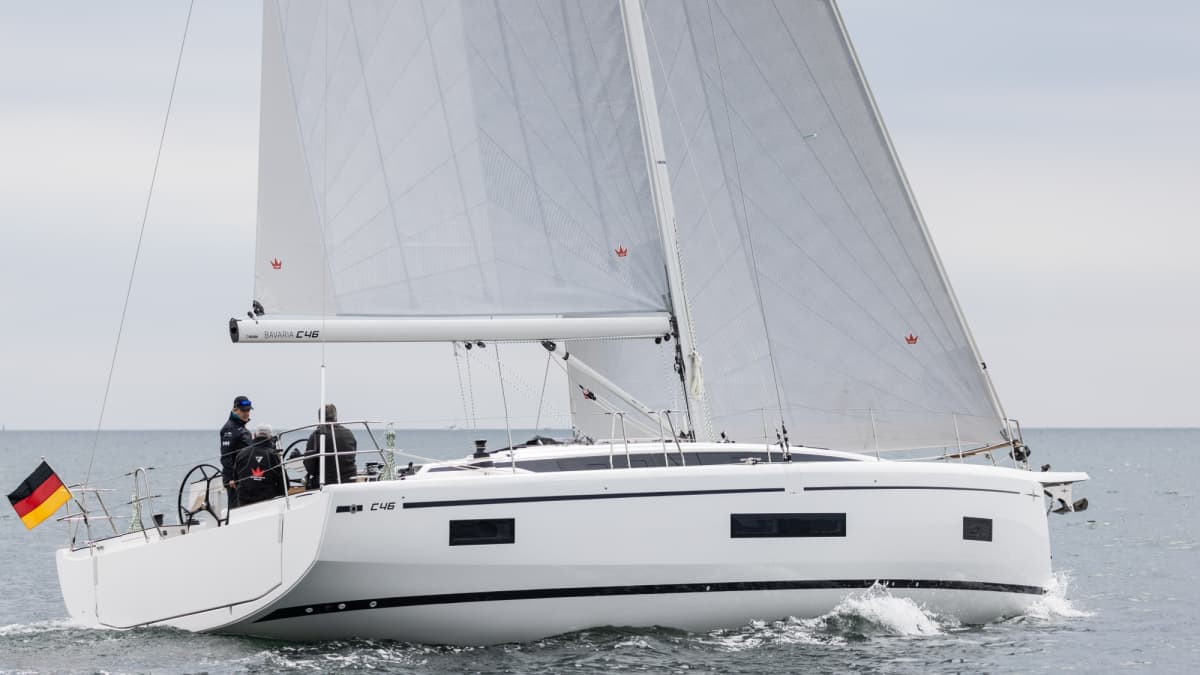 Bavaria C46: Bis zu fünf Kabinen und ein Deckslayout nach Maß | YACHT