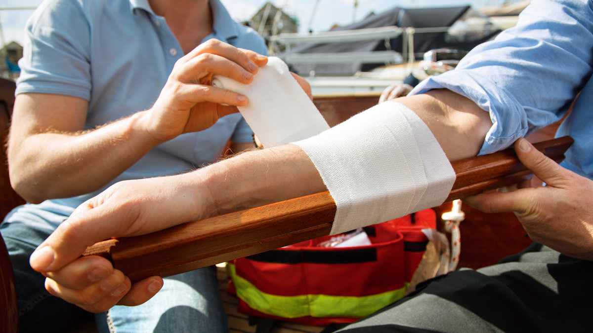 Health at sea: Injuries on board - what to do in an emergency | YACHT