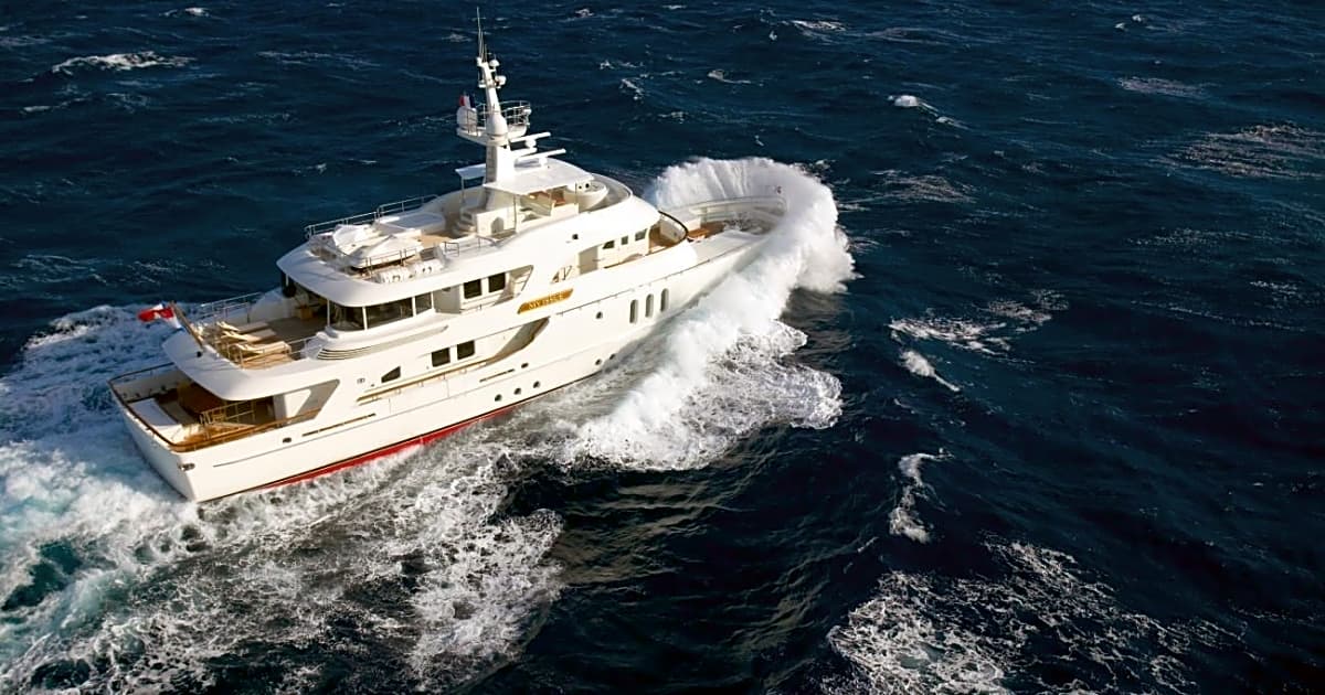 Bootspraxis: Seegängige Motorboote - Einmal über den Atlantik | BOOTE