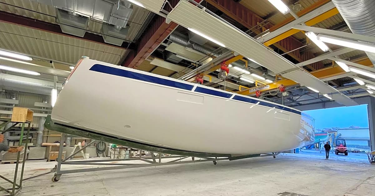 Hallberg-Rassy 69: Erster Rumpf des neuen Flaggschiffs ist fertig | YACHT