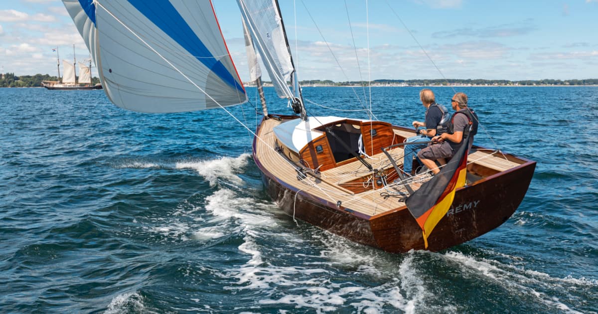 Das Besondere Boot: Die Erste Gfk-Yacht – UPQUZQ