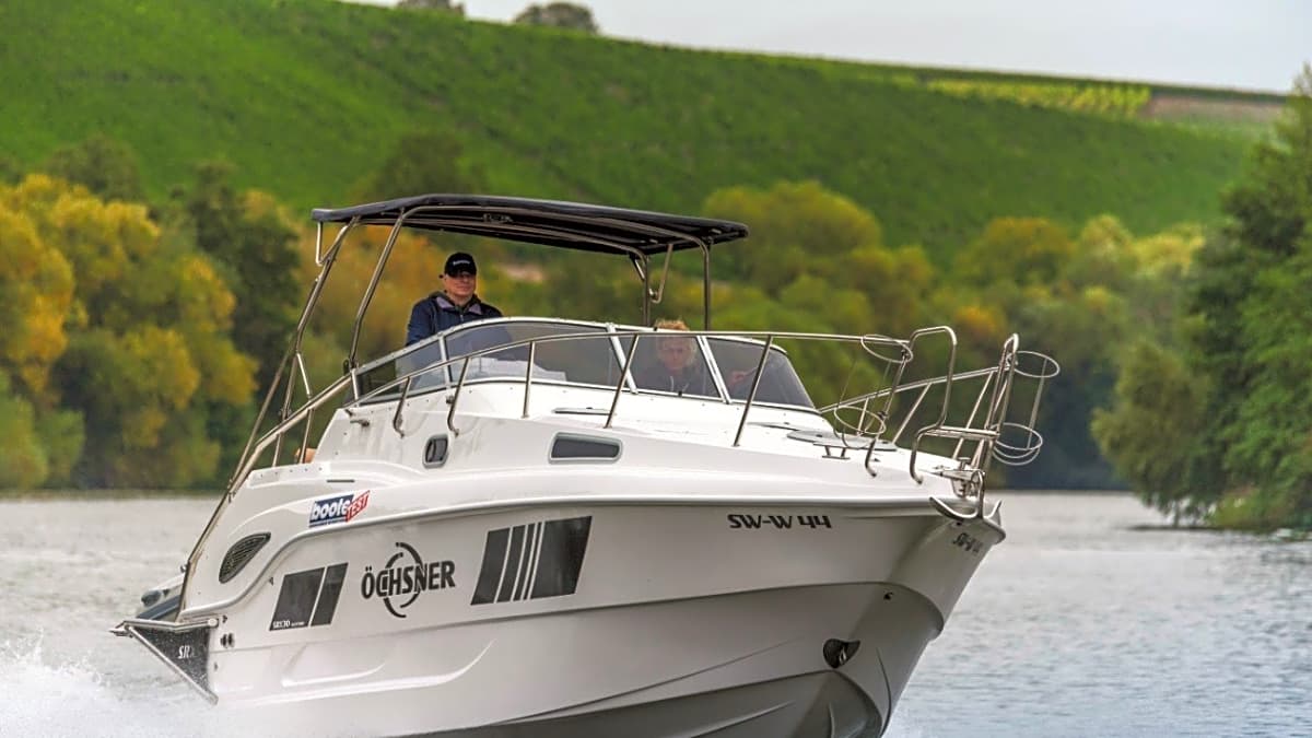 Test: Kajütboot - Öchsner SRX30-Yachtline | BOOTE
