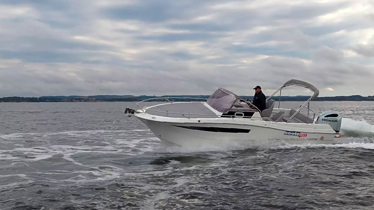 Daycruiser: Atlantic Marine Sun Cruiser 730 im Test | BOOTE