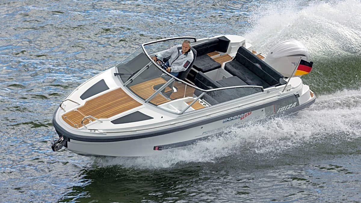 Ibiza 711 Touring im Test: Daycruiser für Tag und Nacht | BOOTE