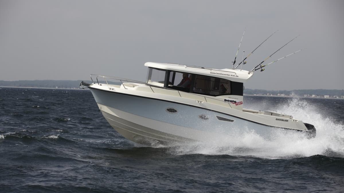 Test: Quicksilver Captur 905 Pilothouse - Für Angler und Co. | BOOTE