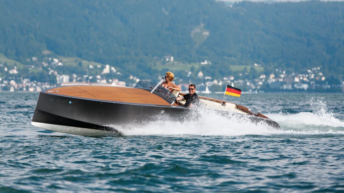 Klassiker vom Bodensee: Runa 8 - Runa 8: Deutsches Retro-Runabout vom ...