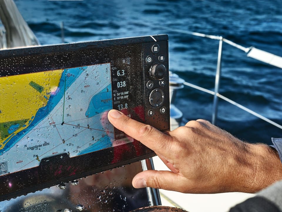 Navigation beim Segeln: Navigieren auf See lernen | YACHT