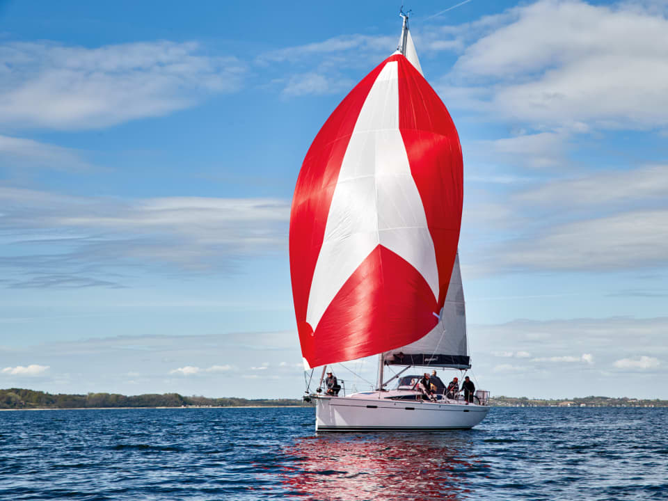 Yacht sails: Current tests & recommendations | YACHT