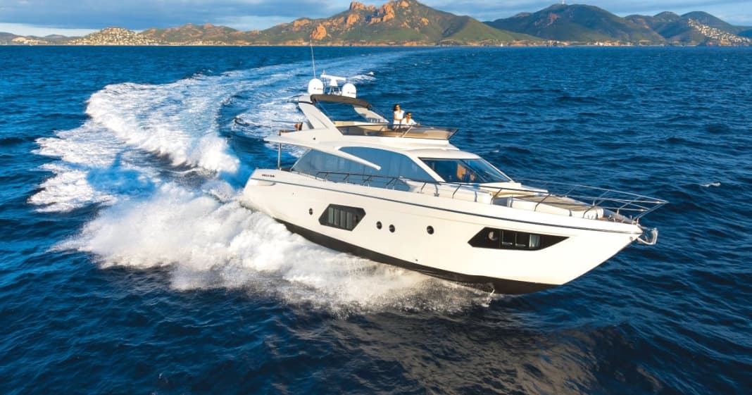 Test: Absolute 64 Fly - Absolute hat eine Neue: Die 64 Fly im Test | BOOTE