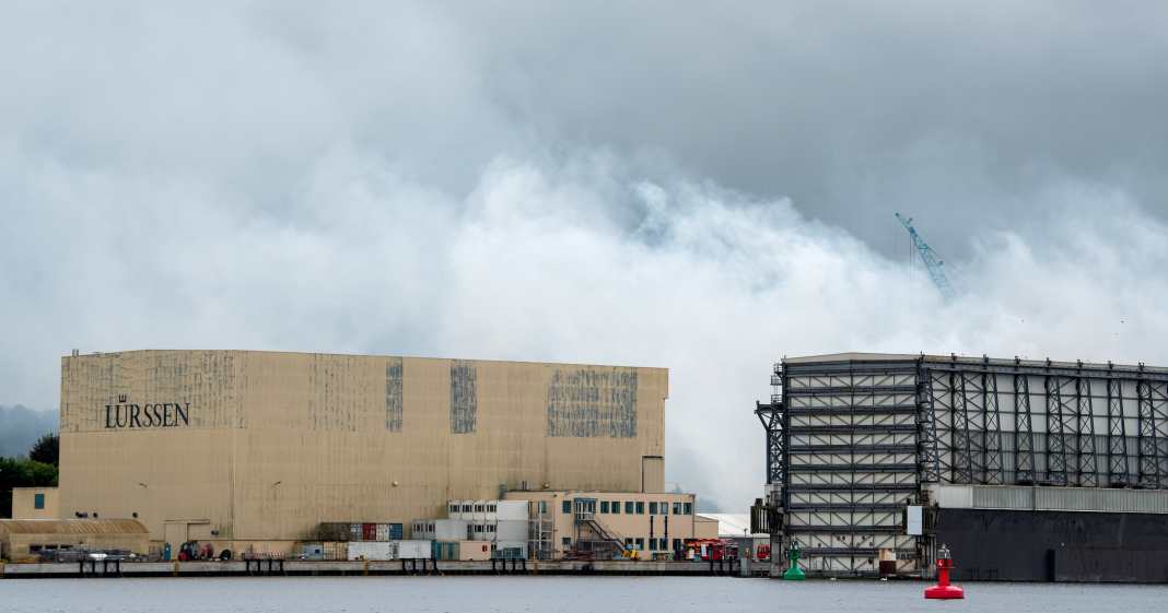 Major fire at Lürssen: Fire at the shipyard causes millions in damage ...