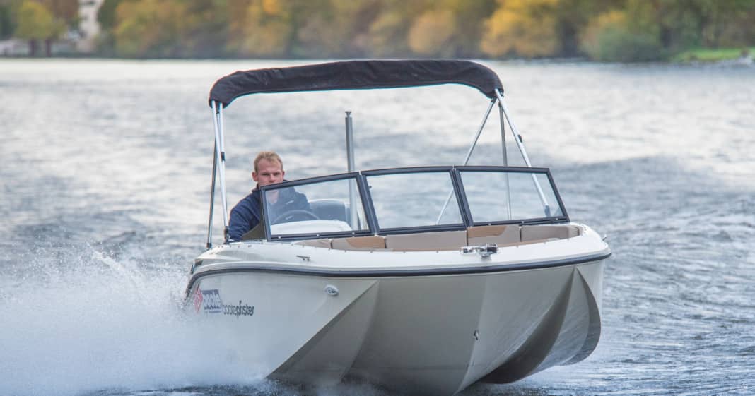 Test: Quicksilver 525 aXess - Compact beginner boat | BOOTE