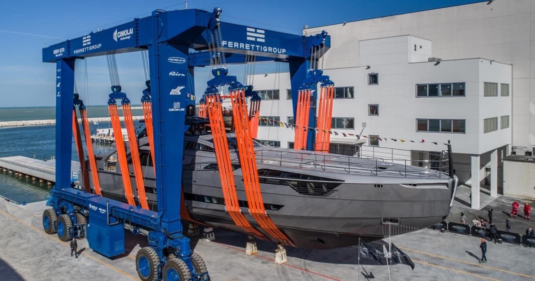 Pershing launches 42-metre flagship | BOOTE