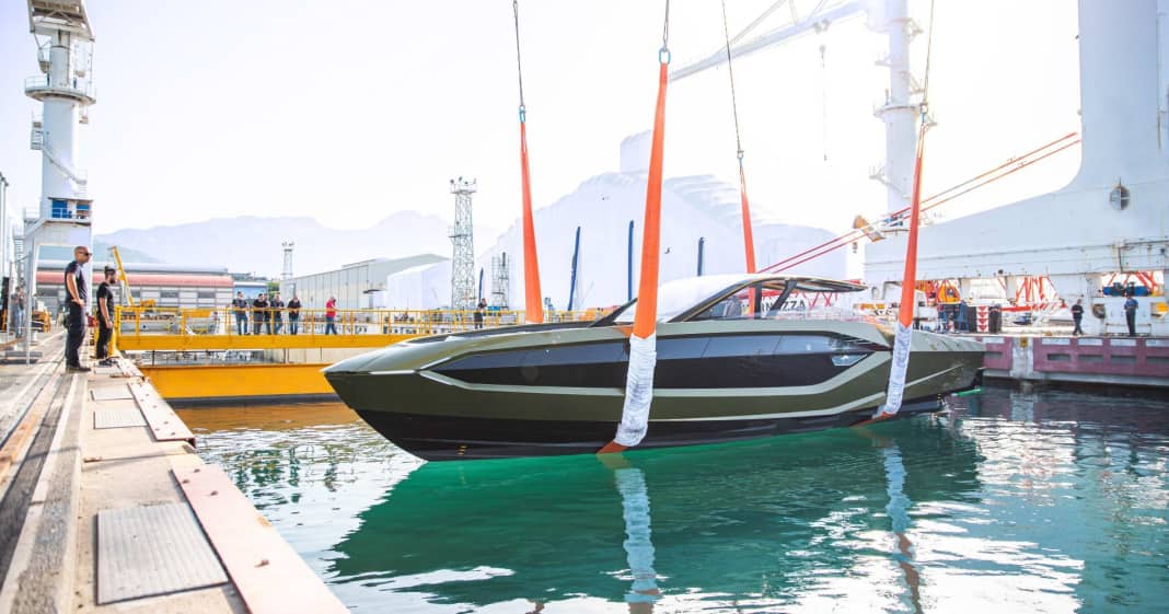 19-Meter-Karbonbolide: Erste Tecnomar for Lamborghini 63 gelauncht | BOOTE