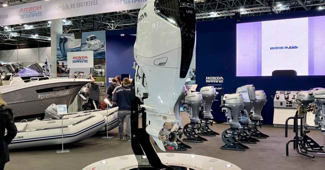 Honda BF300: Second V8 from Japan | BOOTE