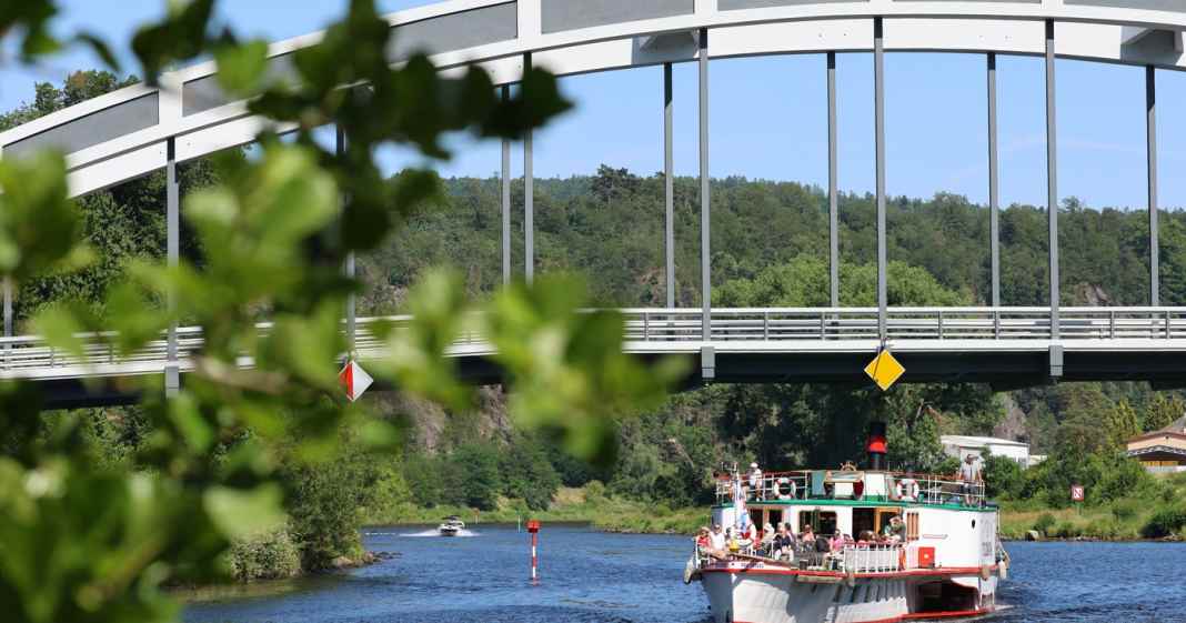 Czech Republic: Moving floods - The Vltava above Prague | BOOTE