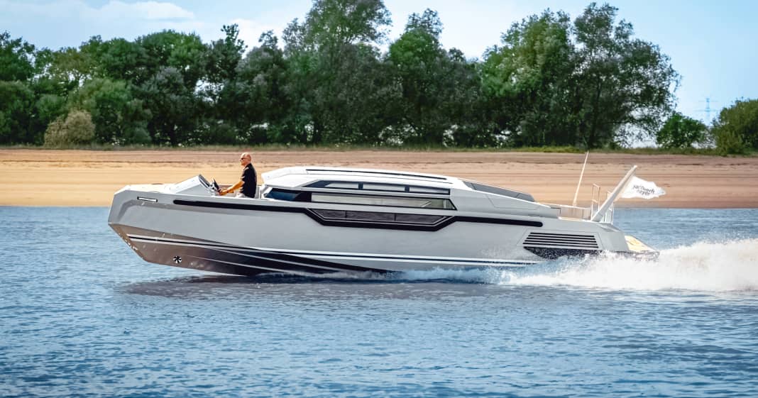 "TT Norn": Mini frigate as a shuttle with eye-catching lines from ...