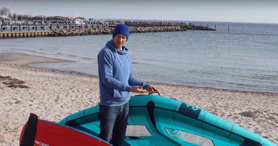 Carrying and storing the wing - tips for wingsurfing beginners | SURF