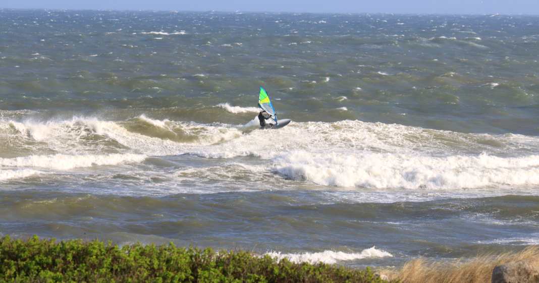 Gallery: Sun, waves, wind - the Sunday surf in Hanstholm | SURF